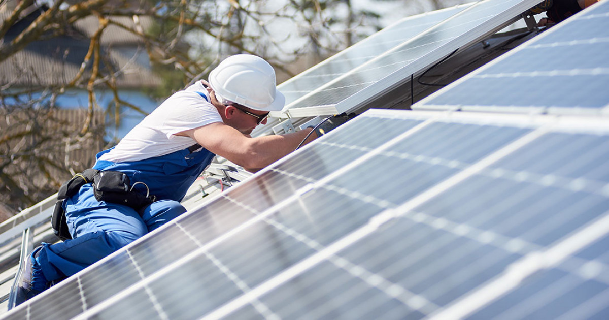 So klappt die Energiewende auf dem Unternehmensdach - Assekuranz | expertenReport