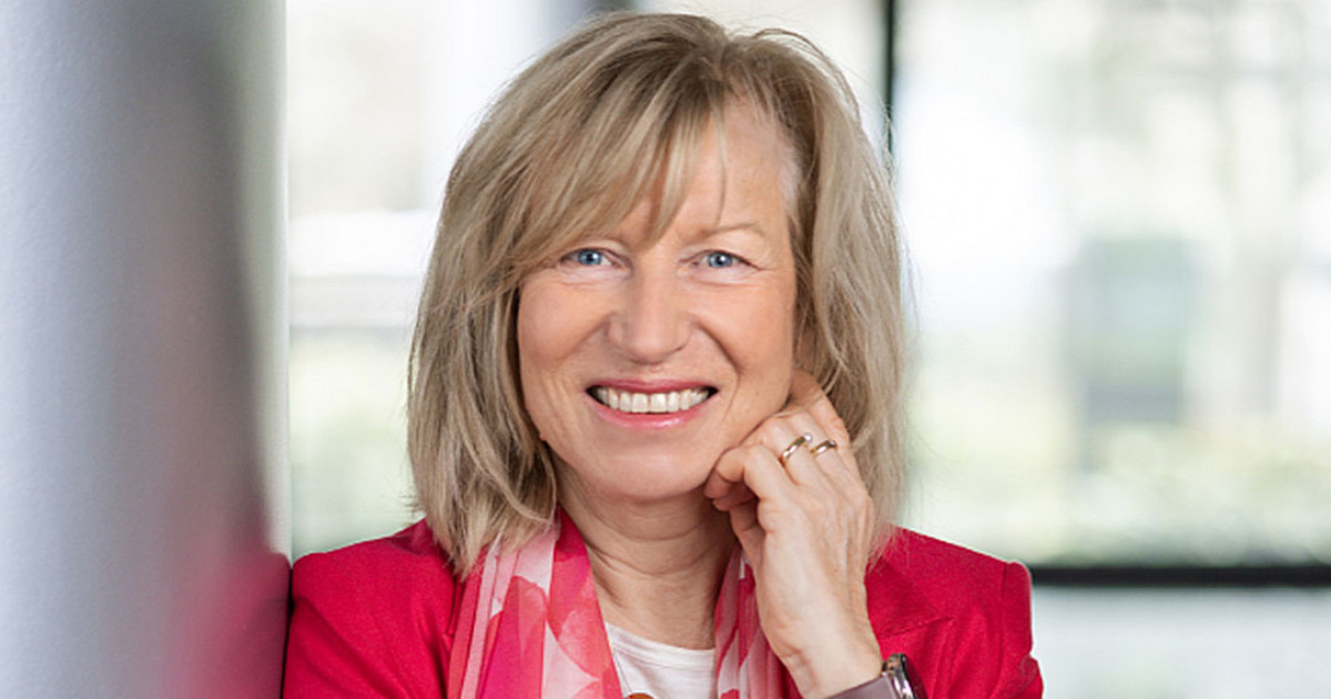 Wiltrud Pekarek feiert 40. Dienstjubiläum - Köpfe | expertenReport